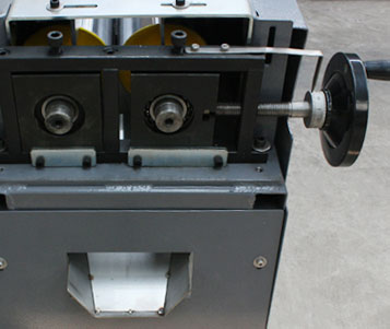 Eyelet Thickness Screening Machine